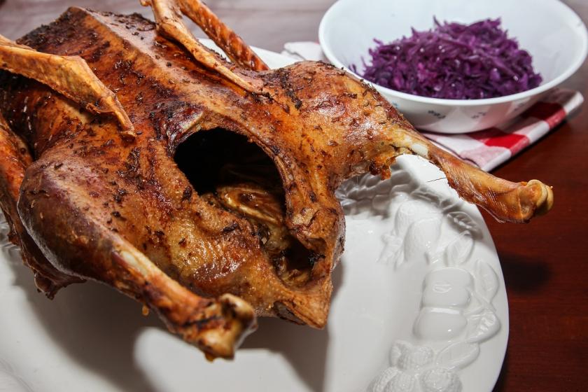 Jak na svatomartinskou husu? Důležitá je teplota, spousta kmínu a ...